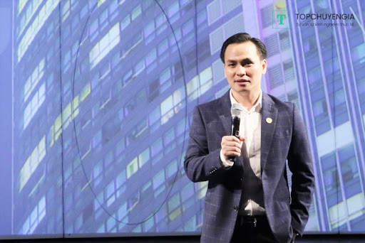 Rich Nguyễn, nhà môi giới nắm BĐS trong lòng bàn tay